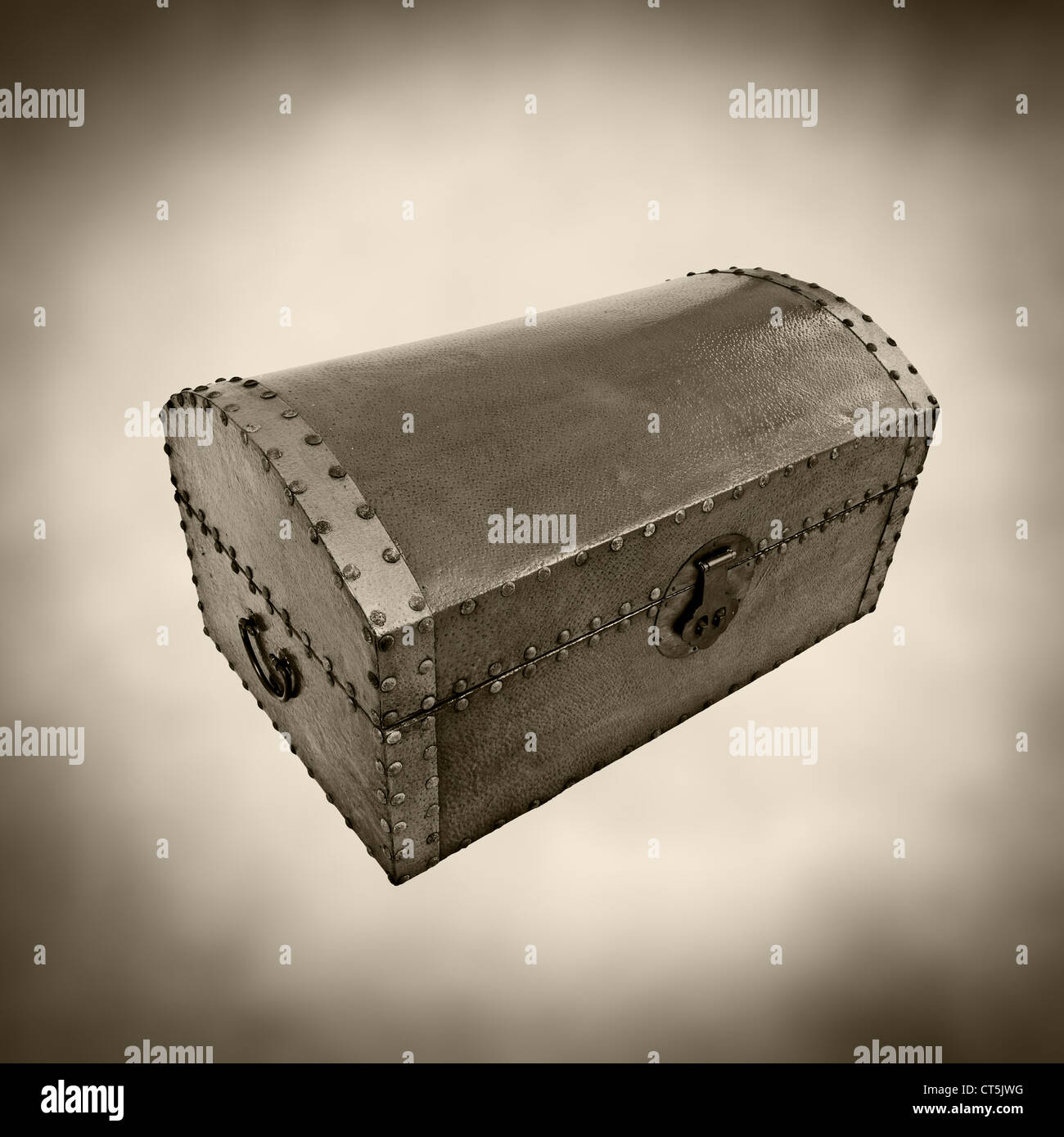 Old crate with lid hi-res stock photography and images - Alamy