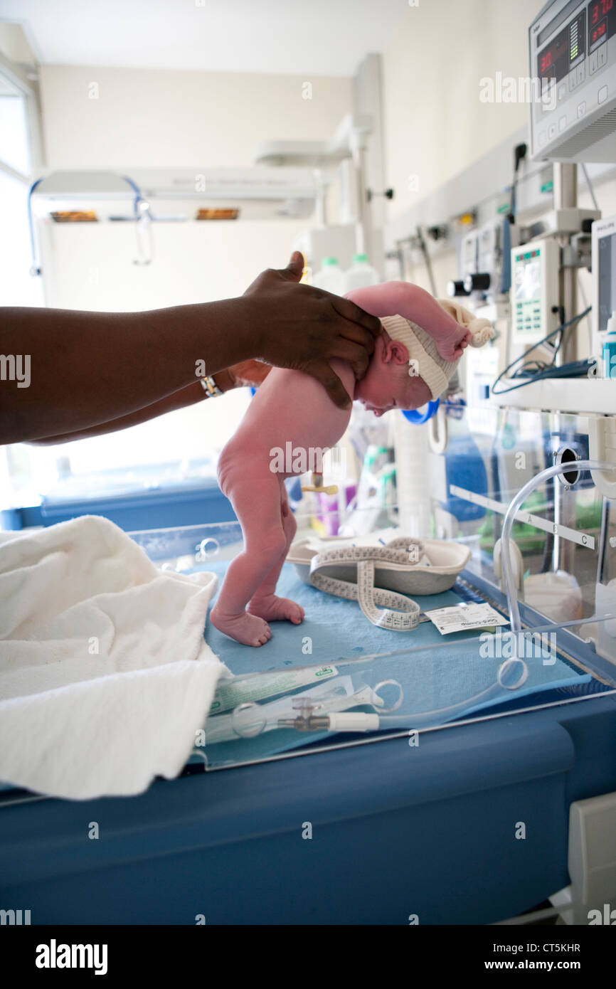 Resuscitation tables hi-res stock photography and images - Alamy