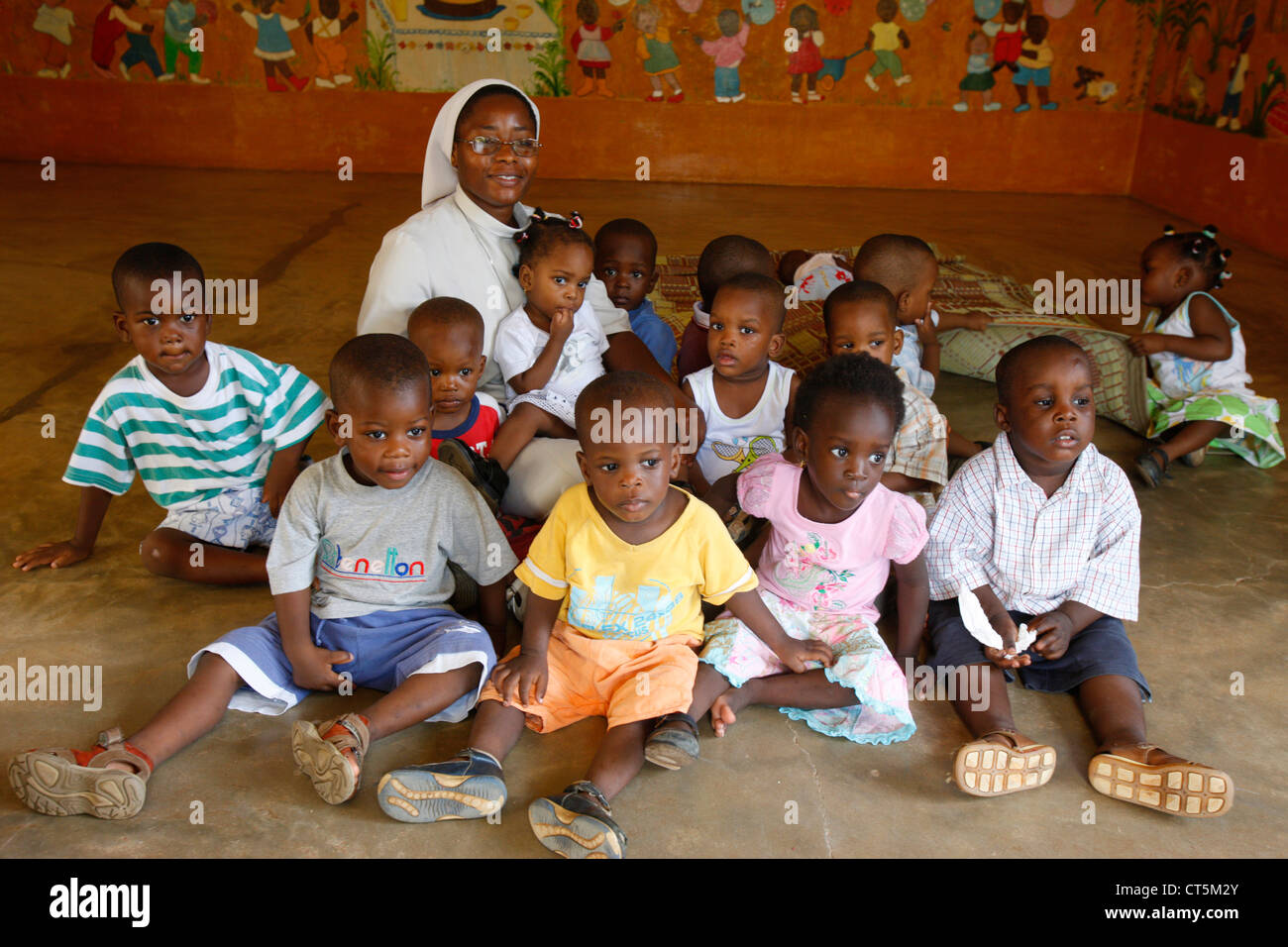 Orphanage children hi-res stock photography and images - Alamy