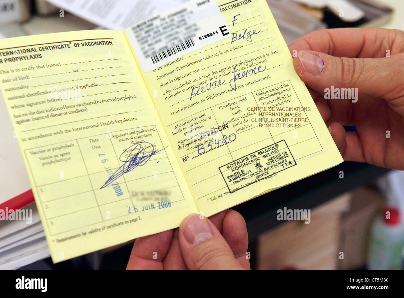 Yellow fever certificate hi-res stock photography and images - Alamy