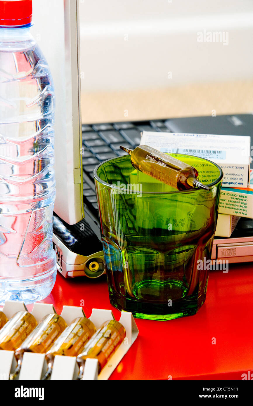 Medication ampule hi-res stock photography and images - Alamy