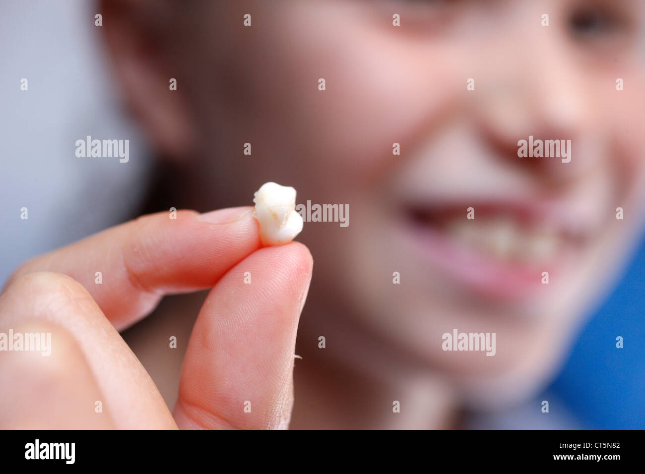 7 year old girl milk teeth hi-res stock photography and images - Alamy
