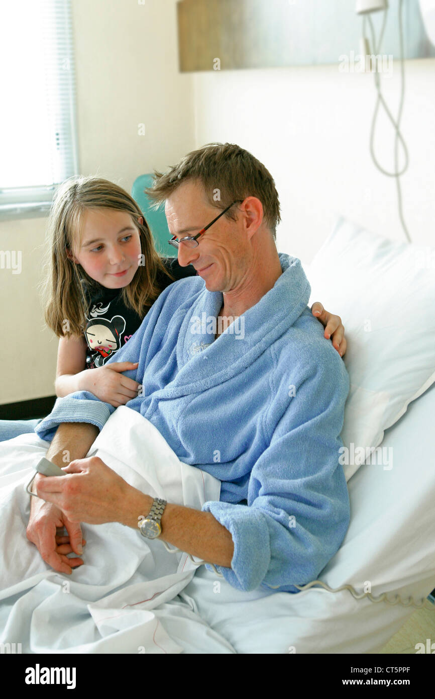 Family visits hospital hi-res stock photography and images - Alamy