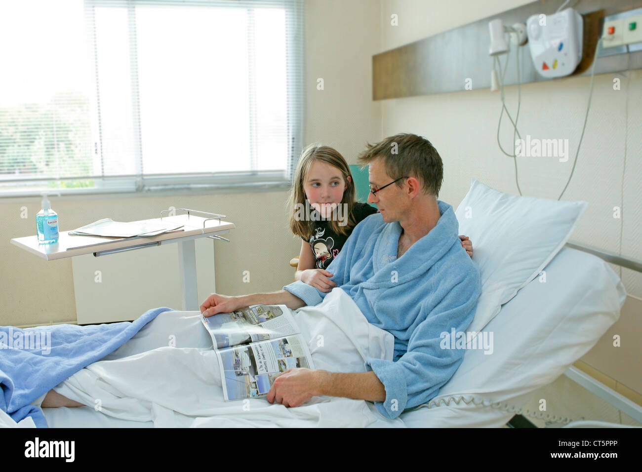 MALE HOSPITAL PATIENT VISITING Stock Photo - Alamy