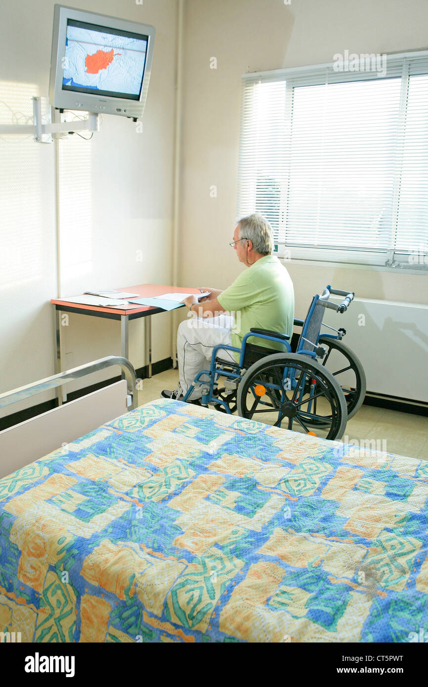 ELDERLY HOSPITAL PATIENT Stock Photo - Alamy