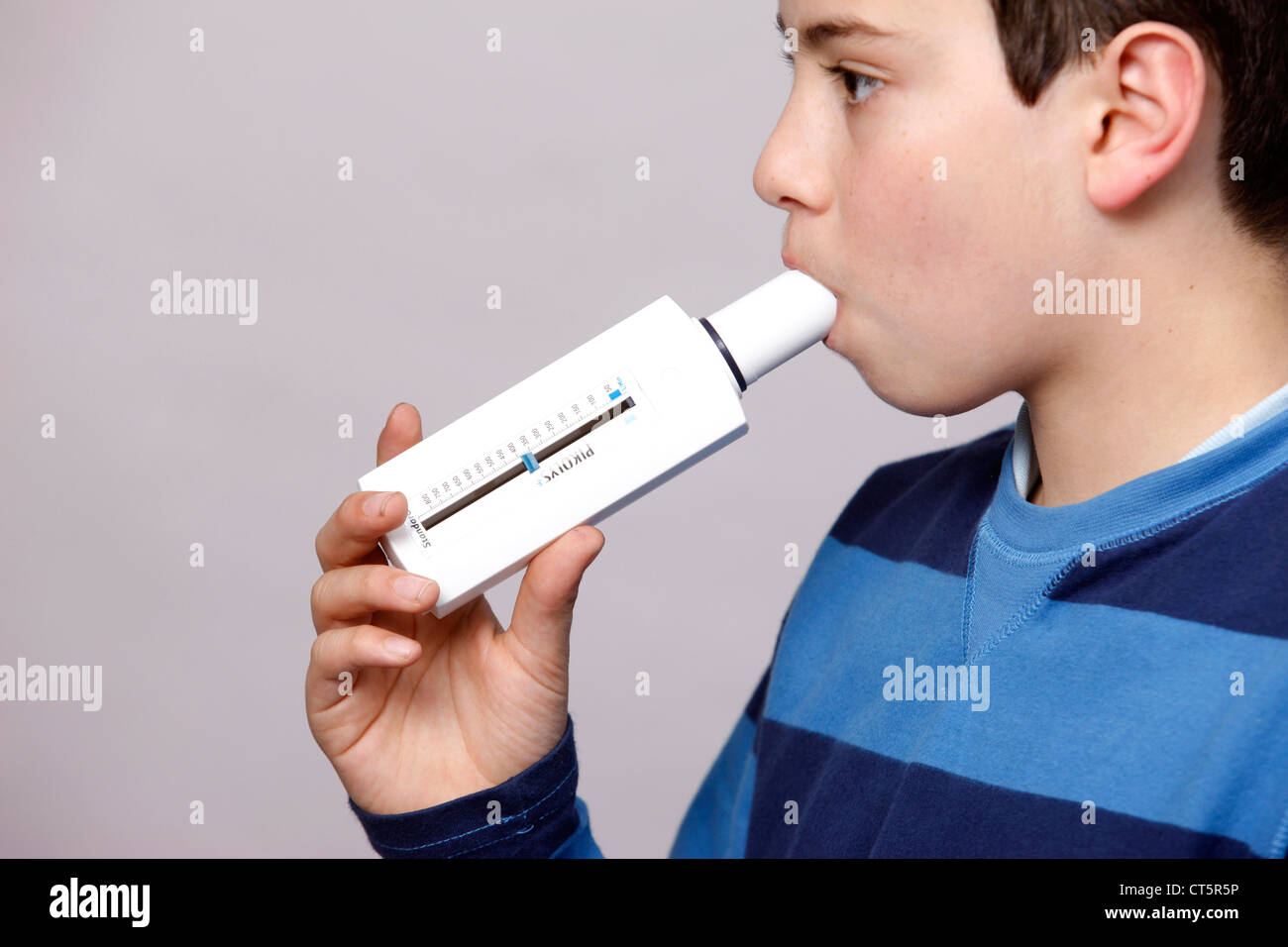 Lung function test for child hi-res stock photography and images - Alamy