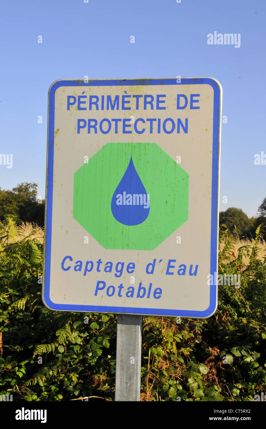 Drinkable water sign hi-res stock photography and images - Alamy