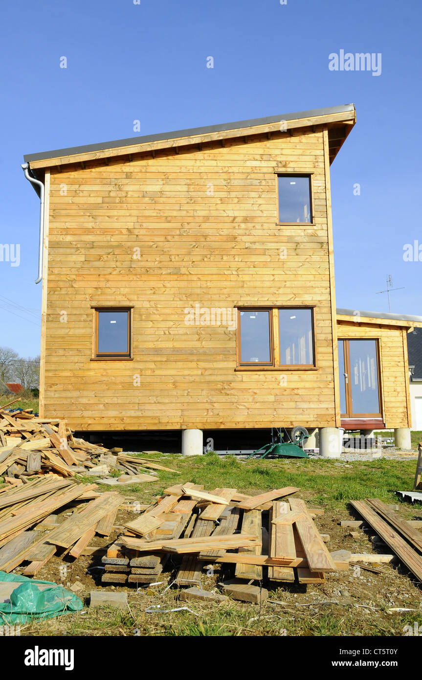Builder wooden house france hi-res stock photography and images - Alamy