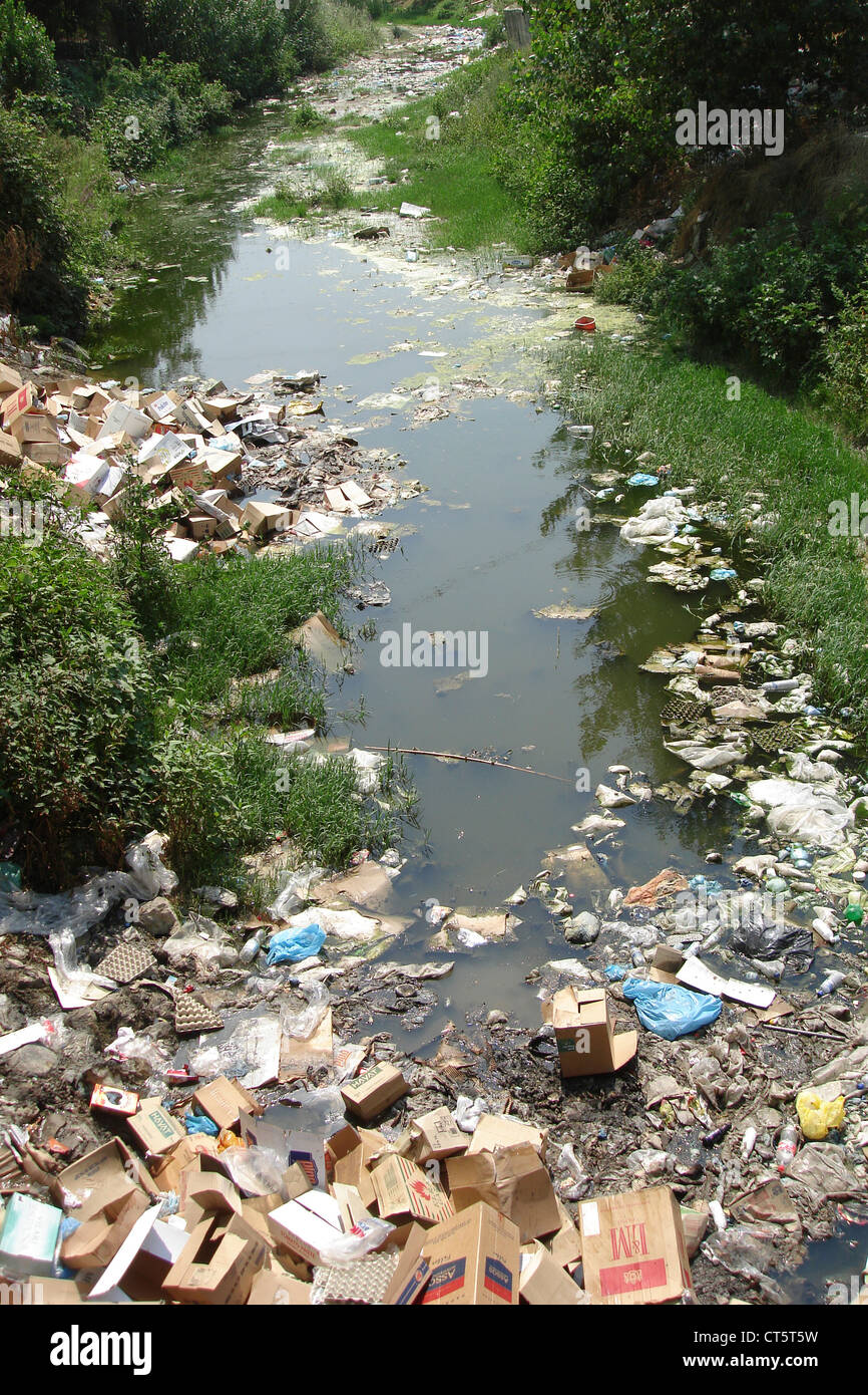 Filthy messy pollution hi-res stock photography and images - Alamy