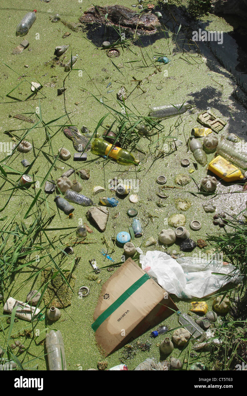 Filthy messy pollution hi-res stock photography and images - Alamy