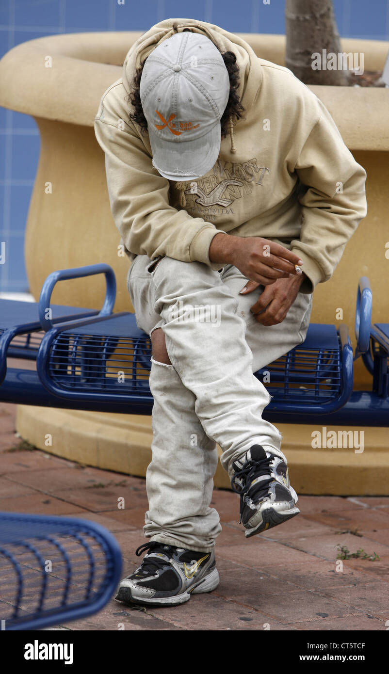 Homeless african american women hi-res stock photography and images - Alamy