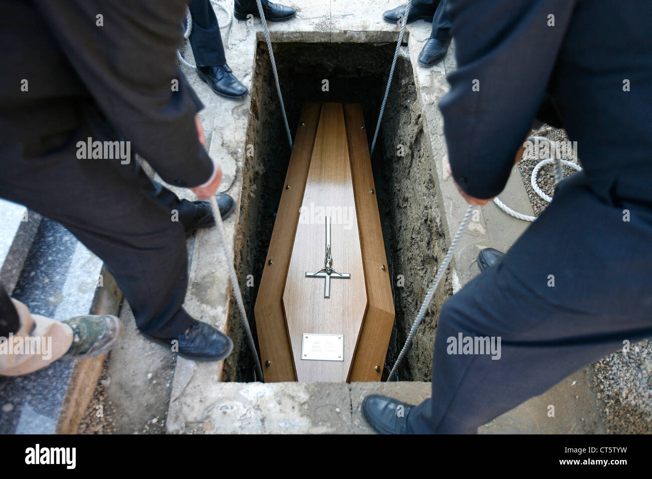 Funeral rite hi-res stock photography and images - Alamy
