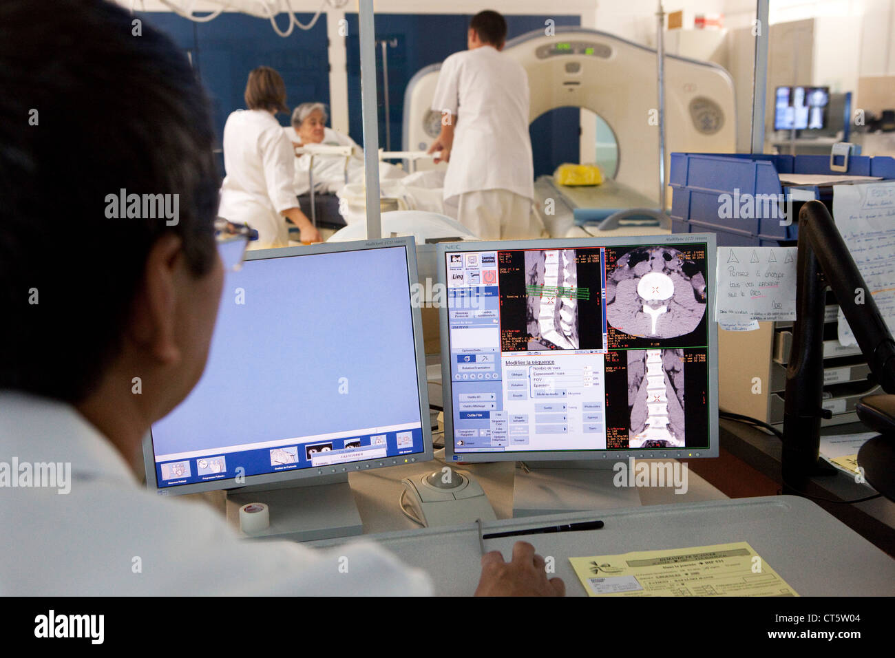 SPINAL COLUMN, SCAN Stock Photo - Alamy