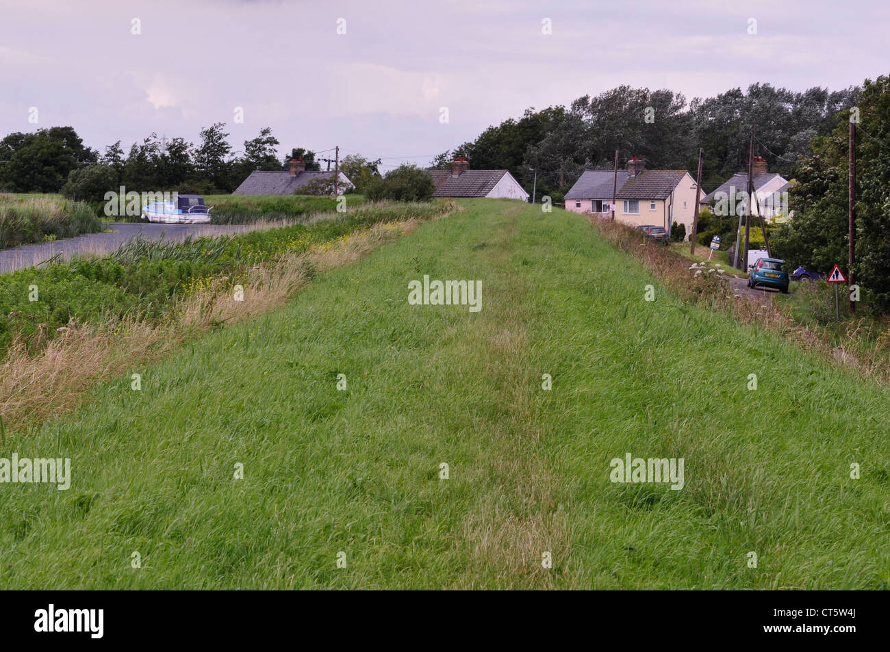 The River Lark looking towards Prickwillow Cambridgeshire Stock Photo ...
