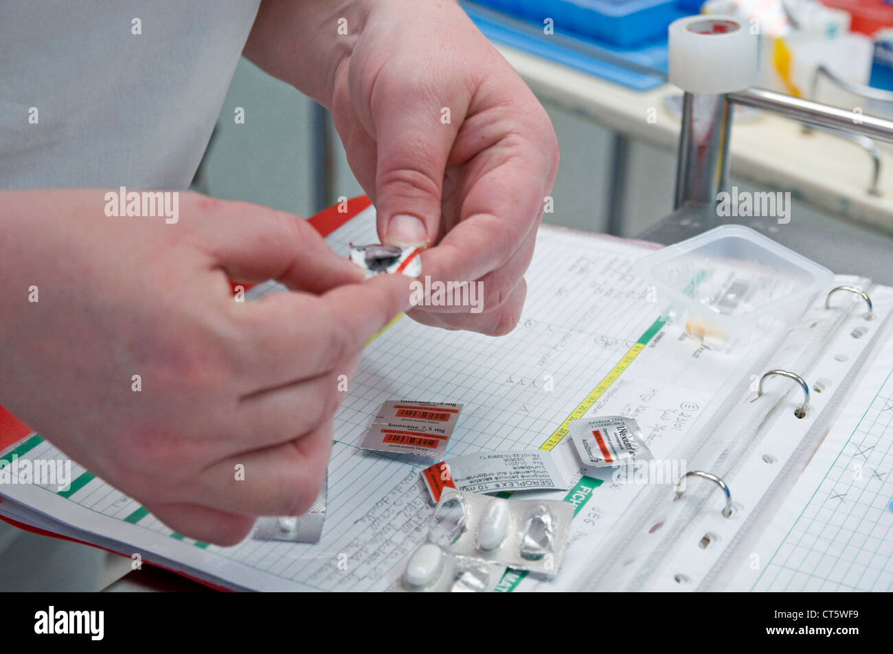 Medical distribution hi-res stock photography and images - Alamy