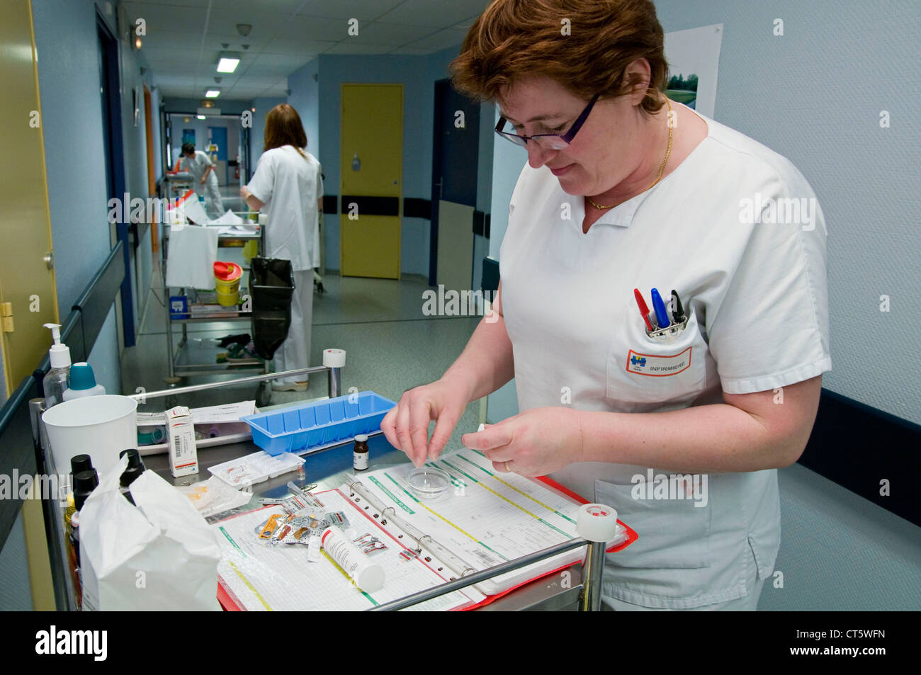 Nurse medication trolley hi-res stock photography and images - Alamy