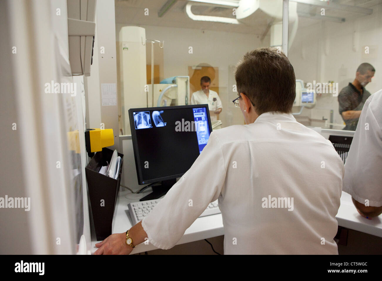 LUNG, X-RAY EXAMINATION Stock Photo - Alamy