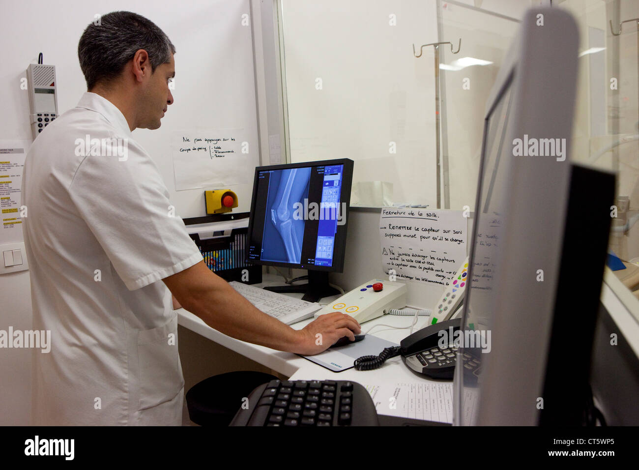 X ray technician hi-res stock photography and images - Alamy