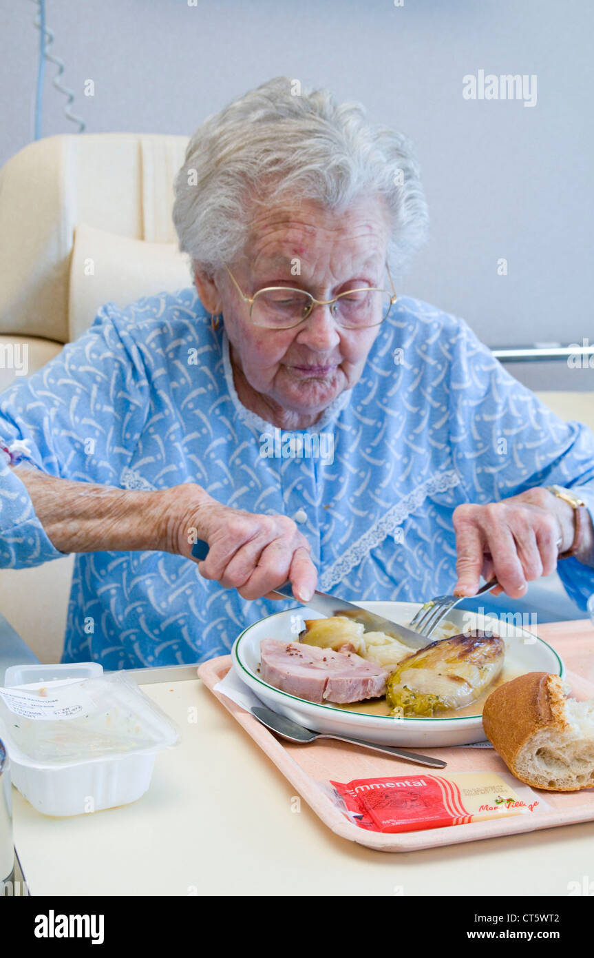 HOSPITAL DIET FOR THE ELDERLY Stock Photo - Alamy