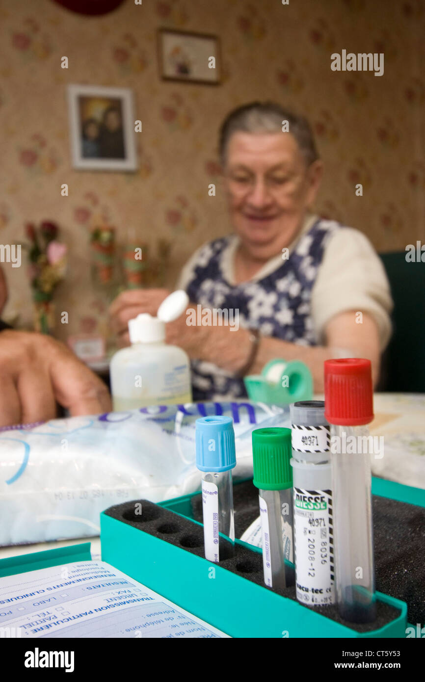 BLOOD SPECIMEN, ELDERLY PERSON Stock Photo - Alamy