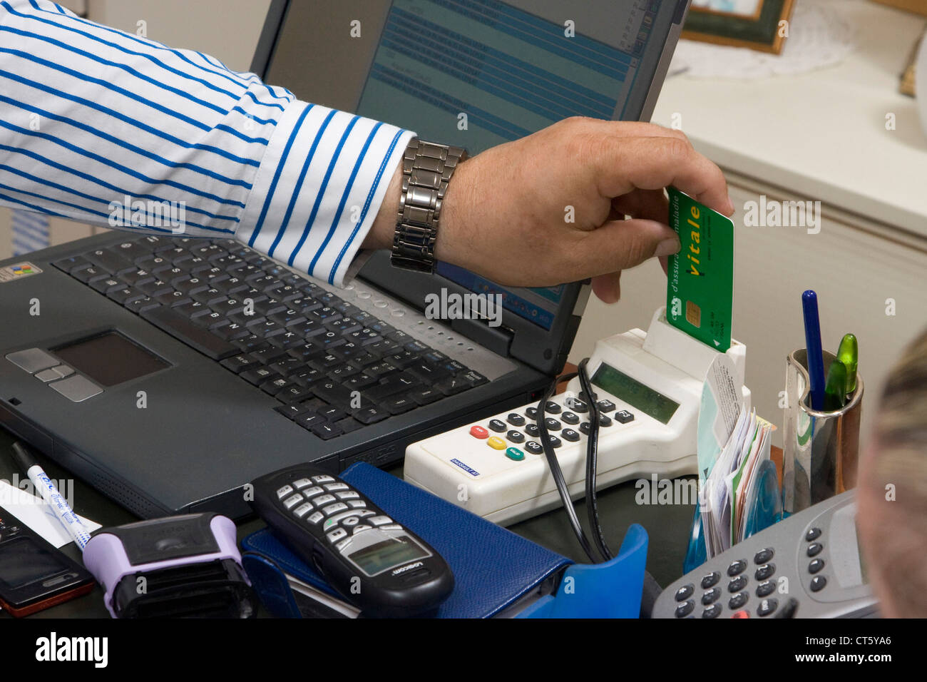 National health service medical card hi-res stock photography and ...