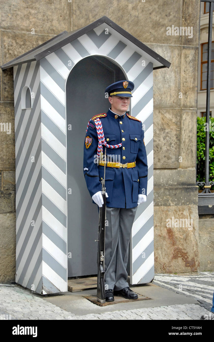 Sentry guards at Prague Castle, Prague, Czech Republic Stock Photo - Alamy