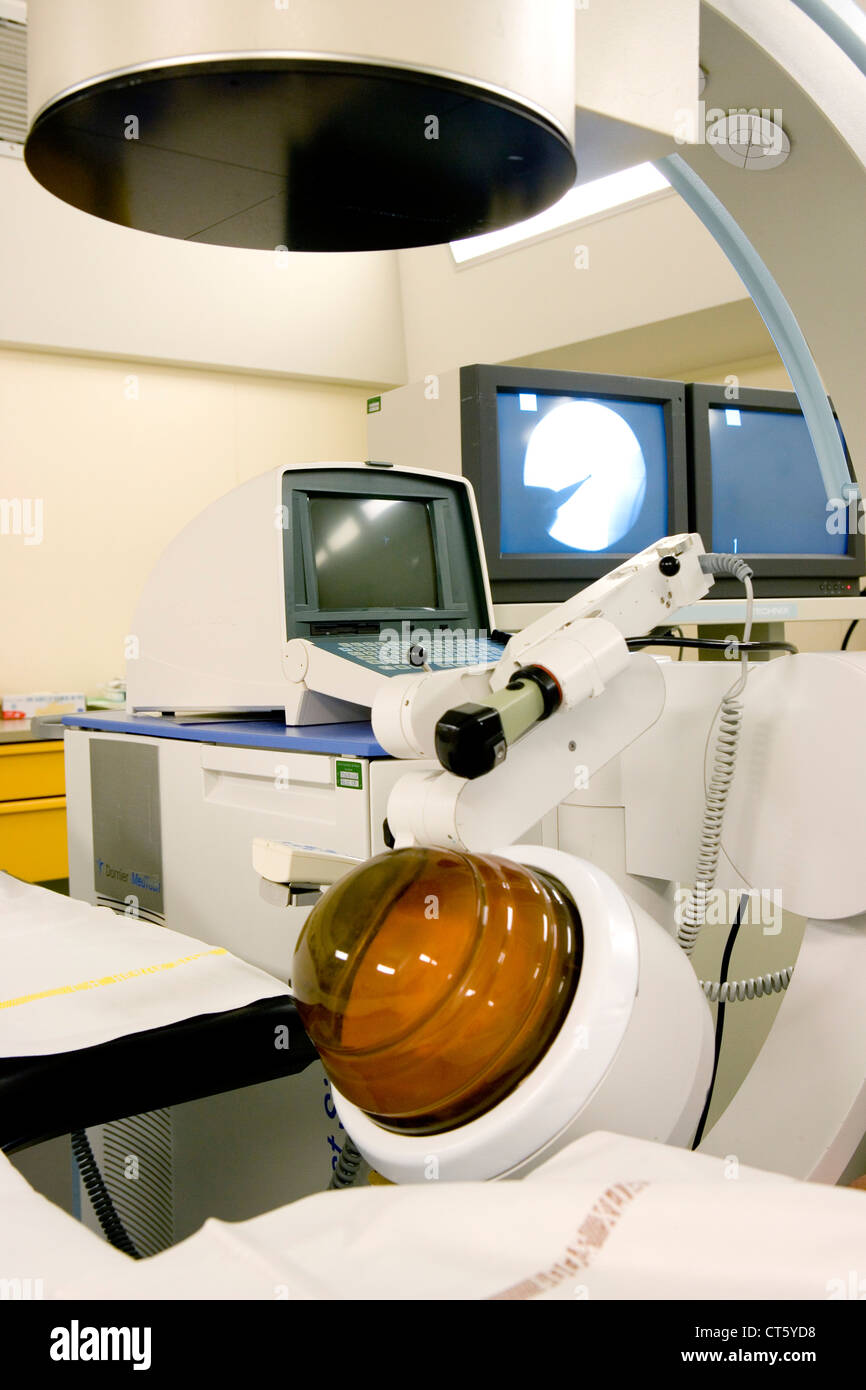 Lithotripter hi-res stock photography and images - Alamy