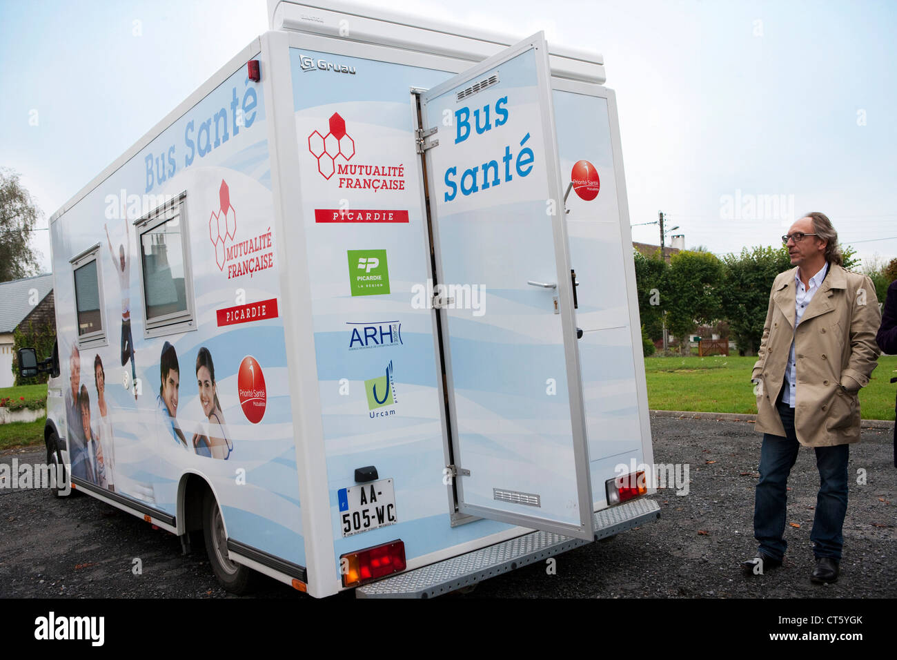 Mobile healthcare vehicle hi-res stock photography and images - Alamy