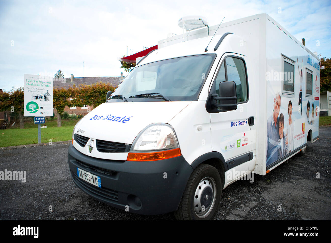 Mobile medical truck hi-res stock photography and images - Alamy