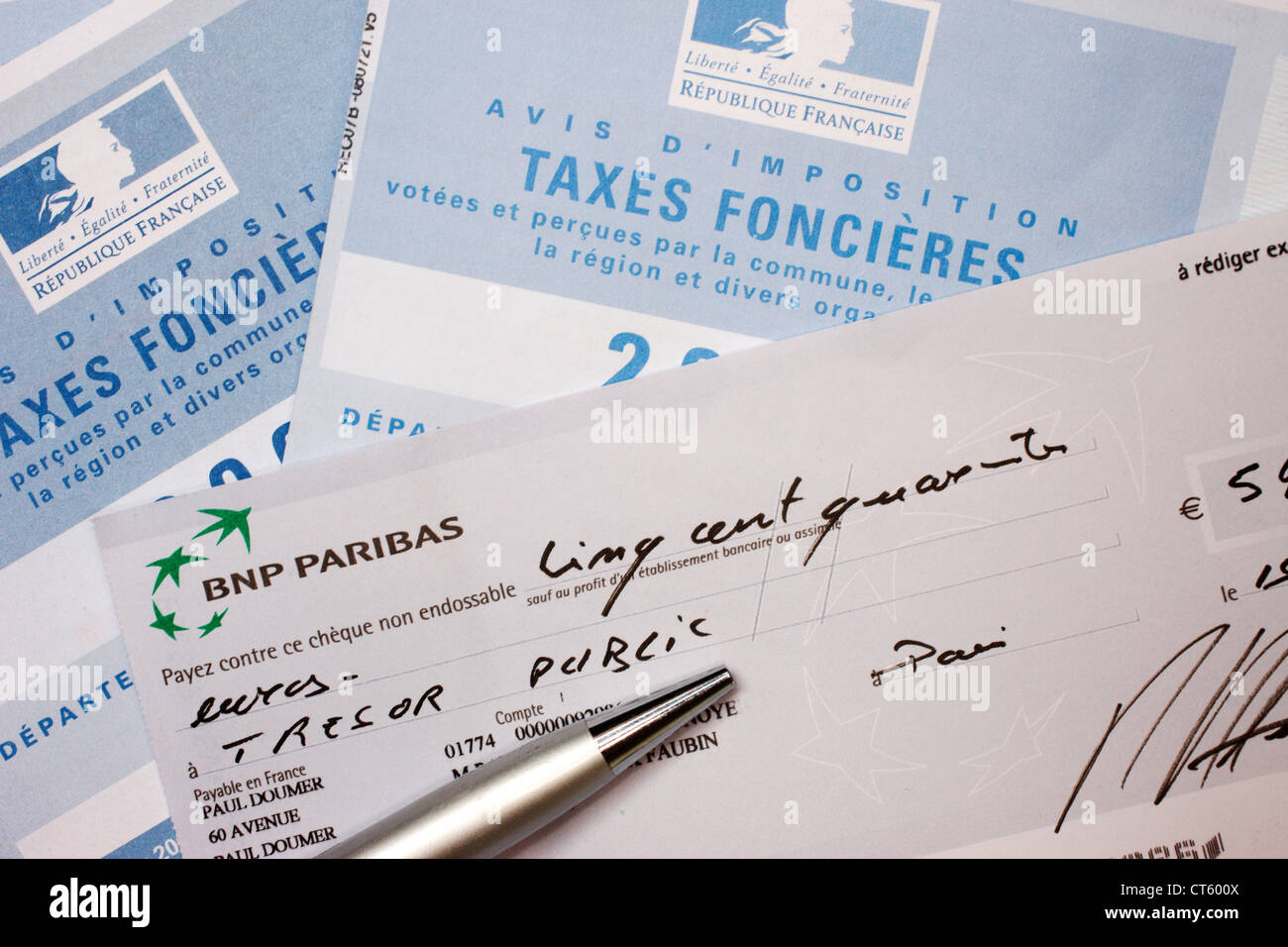 Cheque forms cheque forms hi-res stock photography and images - Alamy