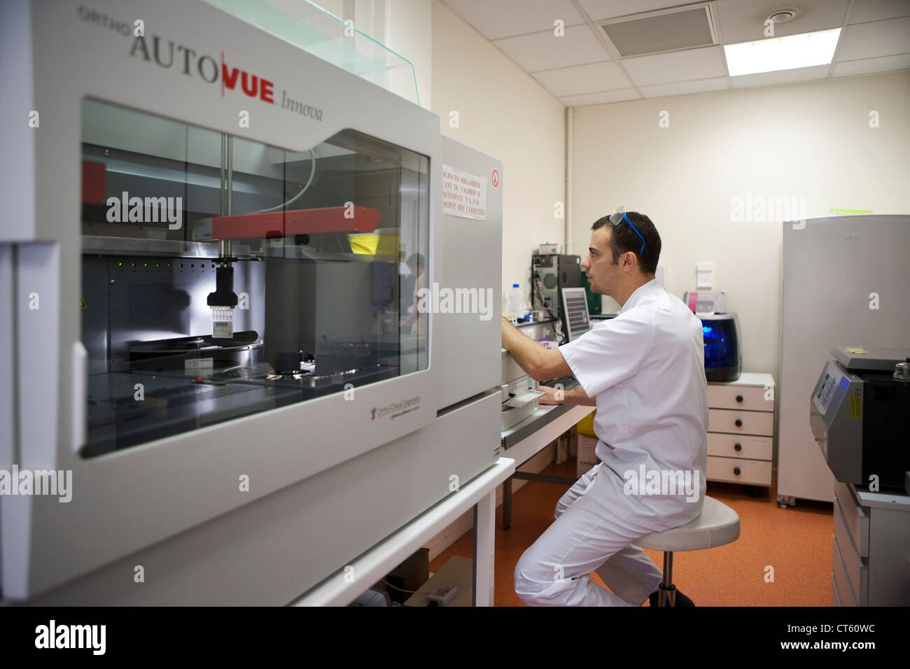 Abo blood type testing hi-res stock photography and images - Alamy