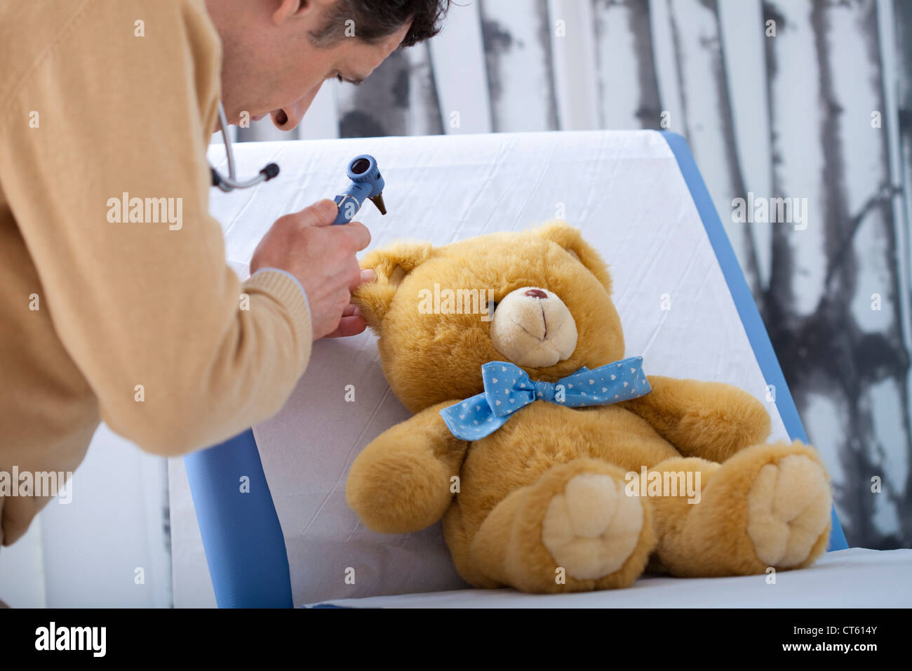 Ent examinations hi-res stock photography and images - Alamy