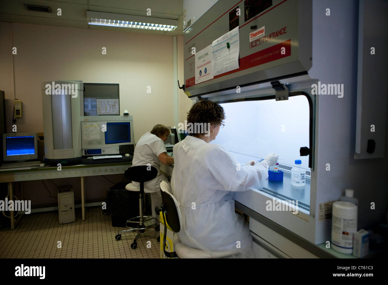 Laminar flow hoods microbiology laboratory hi-res stock photography and ...