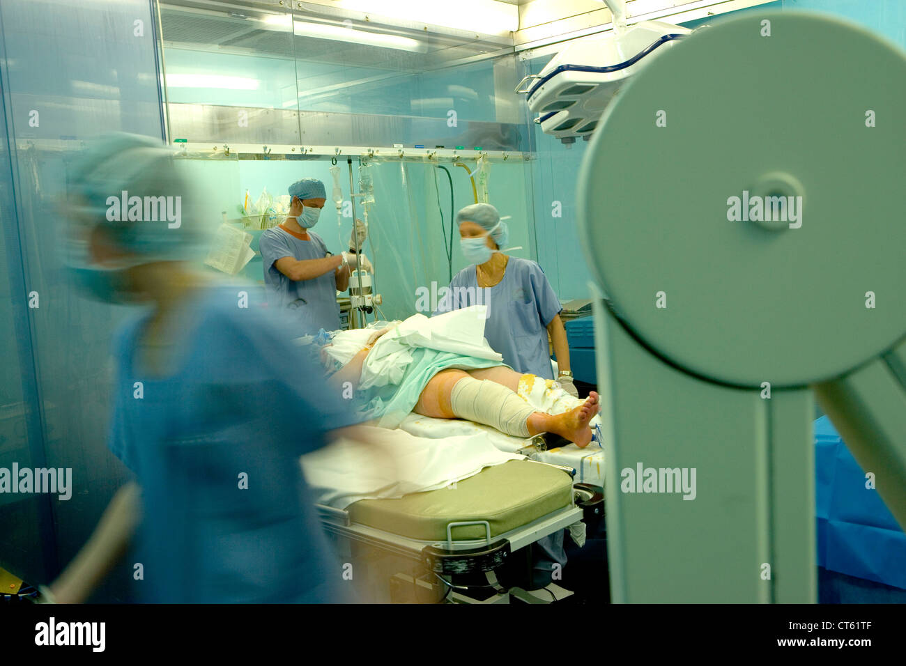 Arthroplasty Orthopedic Stock Photos & Arthroplasty Orthopedic Stock ...