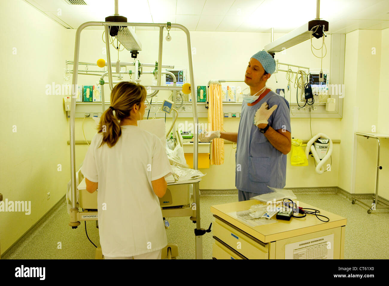 Orthopaedic ward hi-res stock photography and images - Alamy