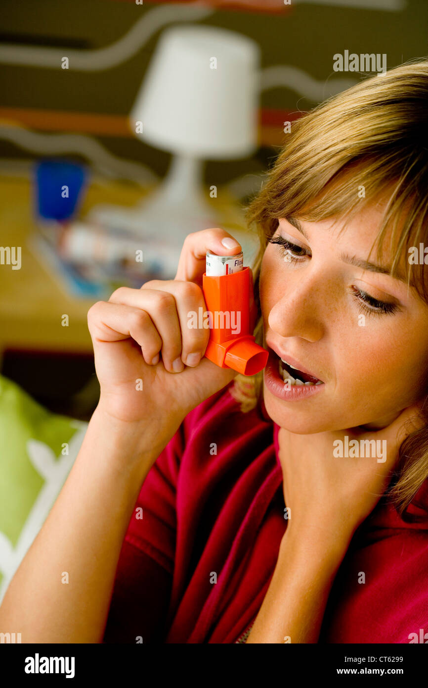ASTHMA TREATMENT, WOMAN Stock Photo - Alamy