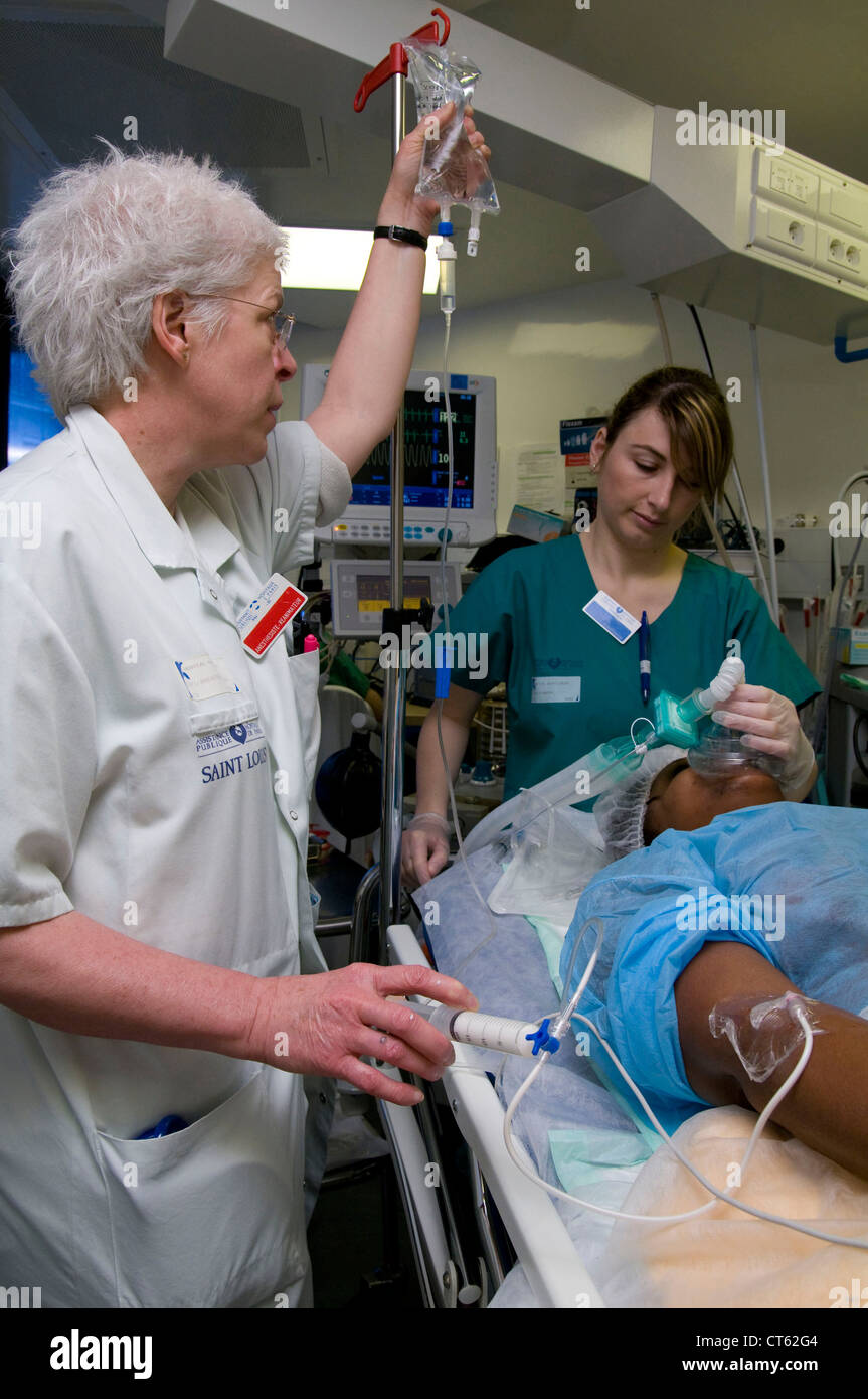 Anesthesia Mask Stock Photos & Anesthesia Mask Stock Images - Alamy