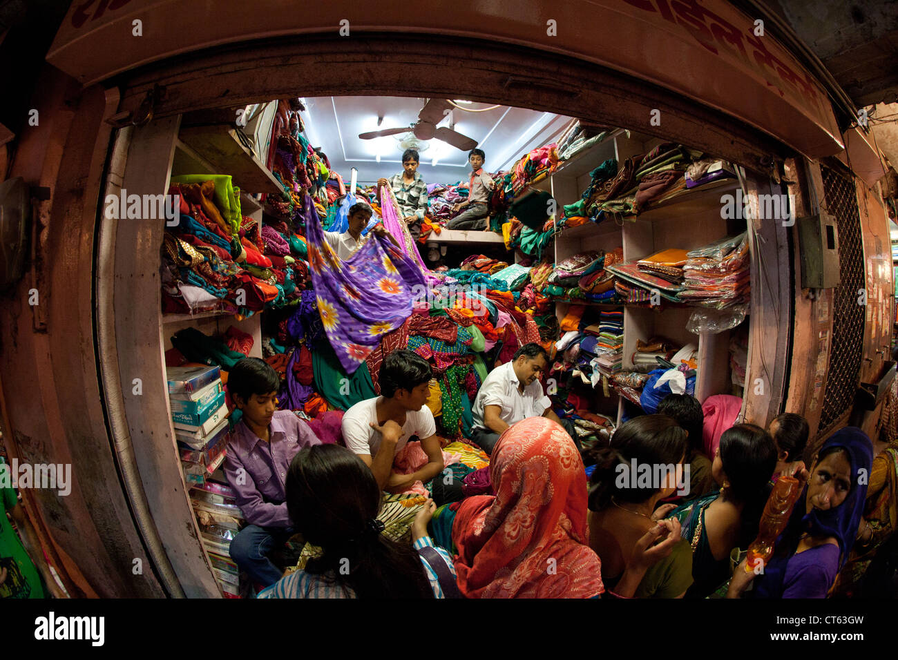 Sari sari store hi-res stock photography and images - Alamy