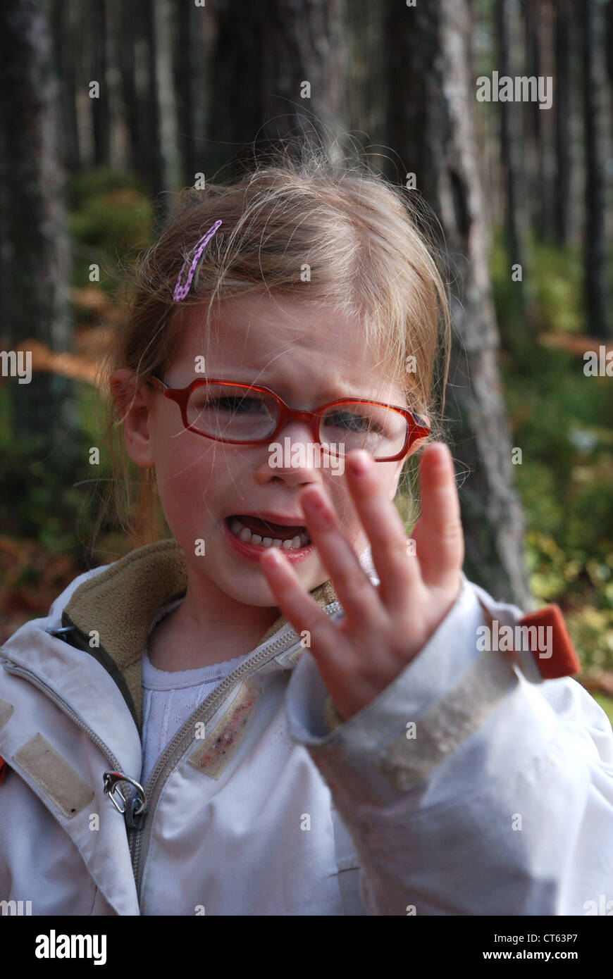3-5 YEARS OLD CHILD CRYING Stock Photo - Alamy