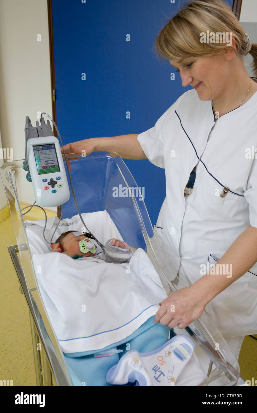 Newborn hearing screening hi-res stock photography and images - Alamy