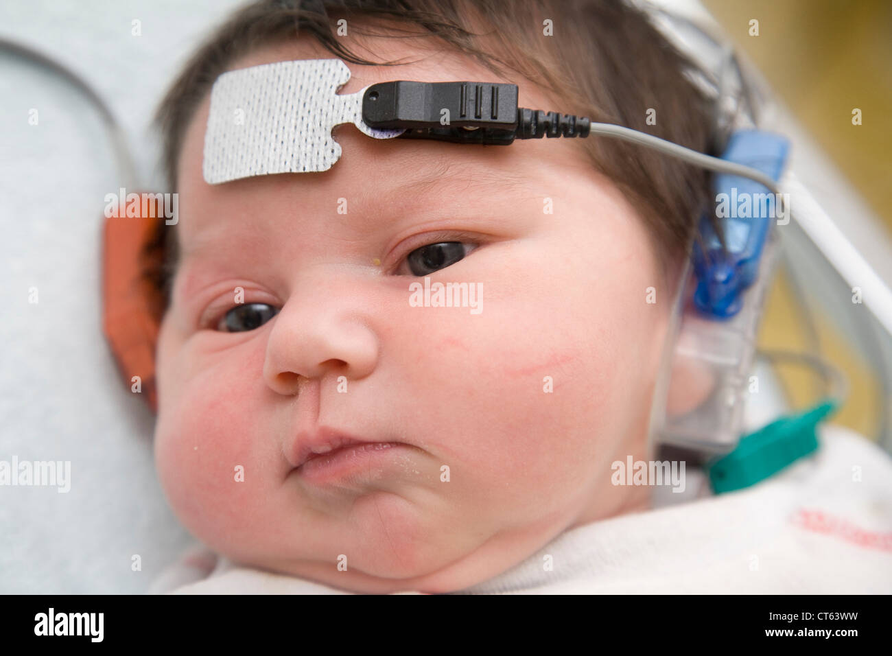 Newborn hearing screening hi-res stock photography and images - Alamy