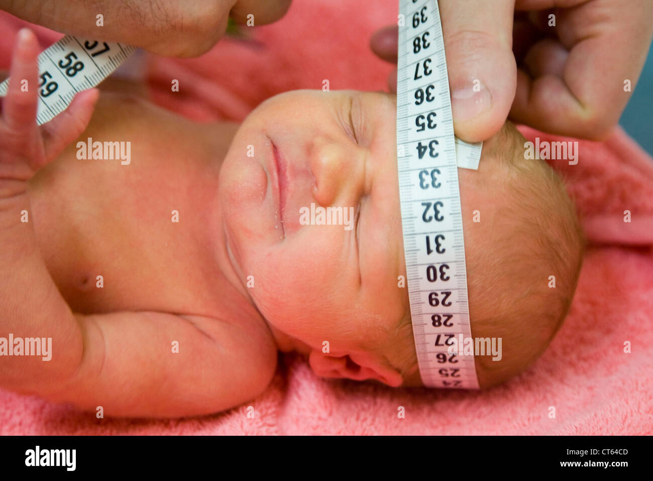 Head circumference measurement hi-res stock photography and images - Alamy