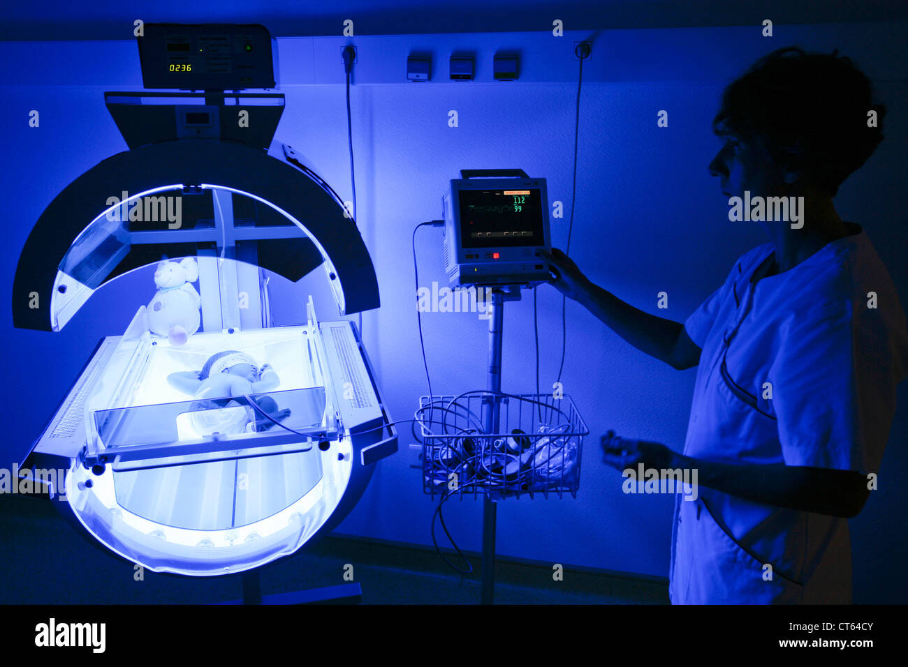 NEONATAL JAUNDICE, PHOTOTHERAPY Stock Photo - Alamy