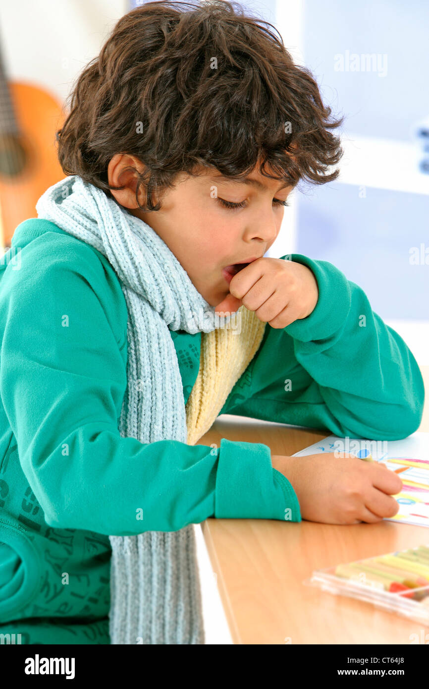 Cough child 11 hi-res stock photography and images - Alamy