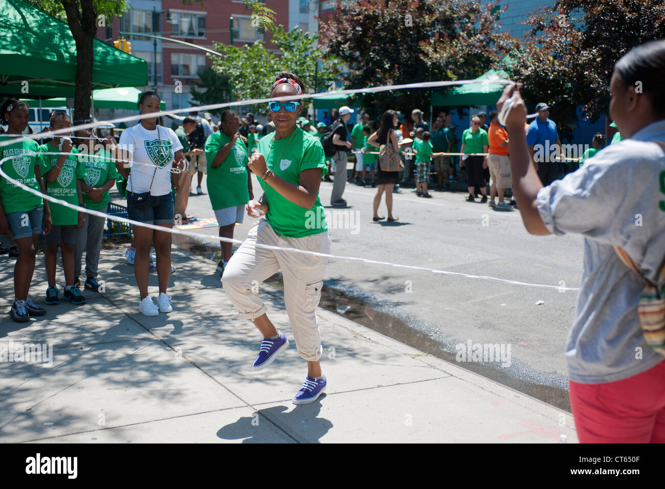 Double dutch girls jumping rope hi-res stock photography and images - Alamy