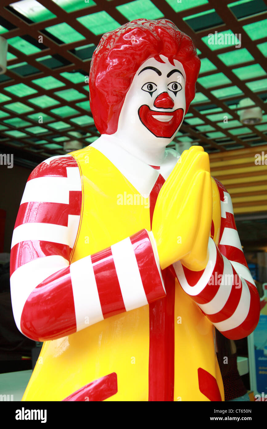 Ronald mcdonald logo hi-res stock photography and images - Alamy