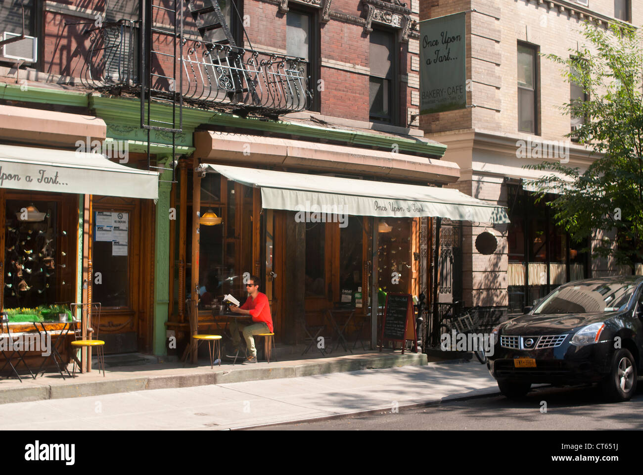 Outdoor eating soho new york hi-res stock photography and images - Alamy