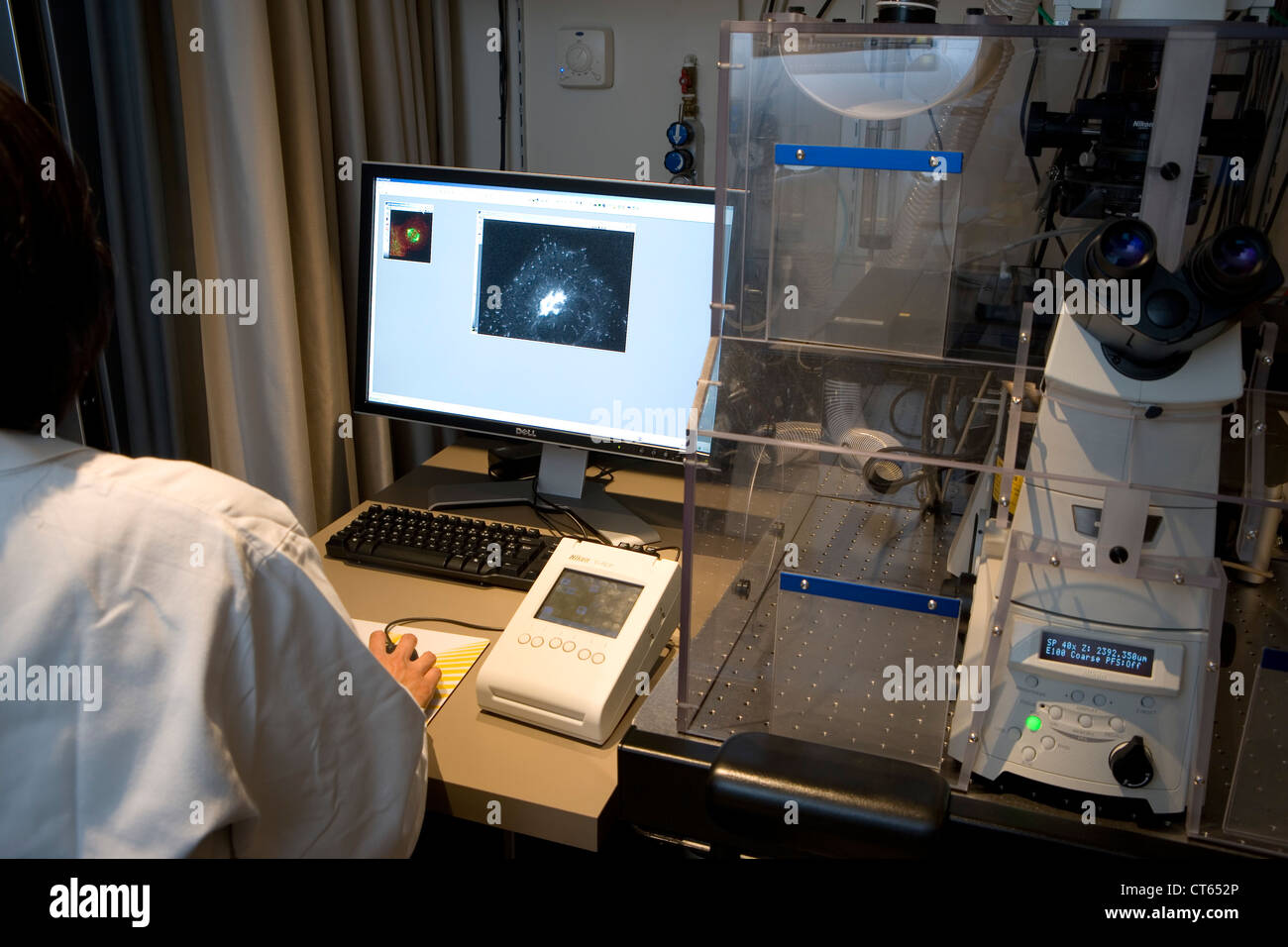 Video microscope hi-res stock photography and images - Alamy