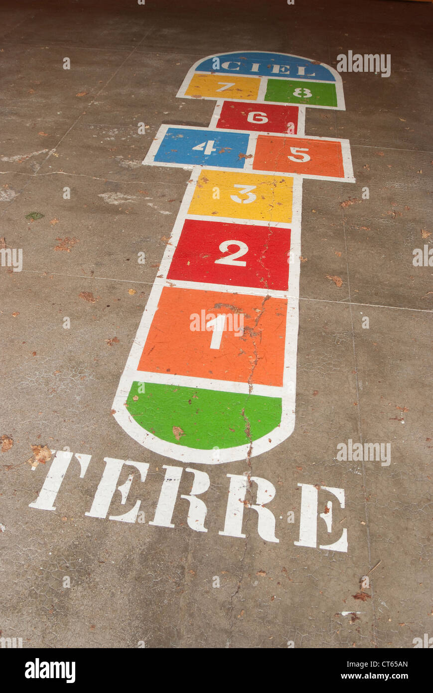 Hopscotches hi-res stock photography and images - Alamy