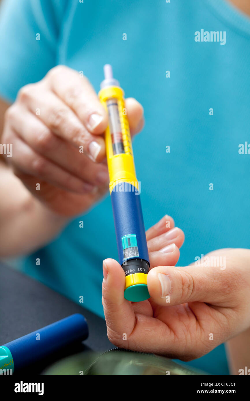 TREATING DIABETES IN A WOMAN Stock Photo - Alamy